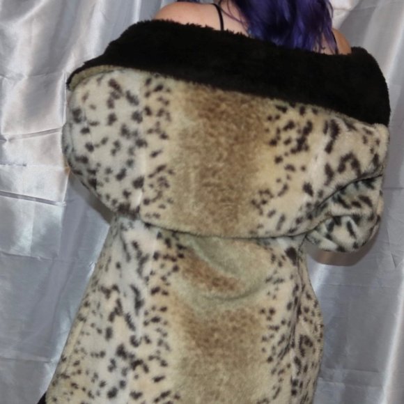 Jackets & Coats | Vintage Late 6s Early 70s Faux Snow Leopard Coat ...
